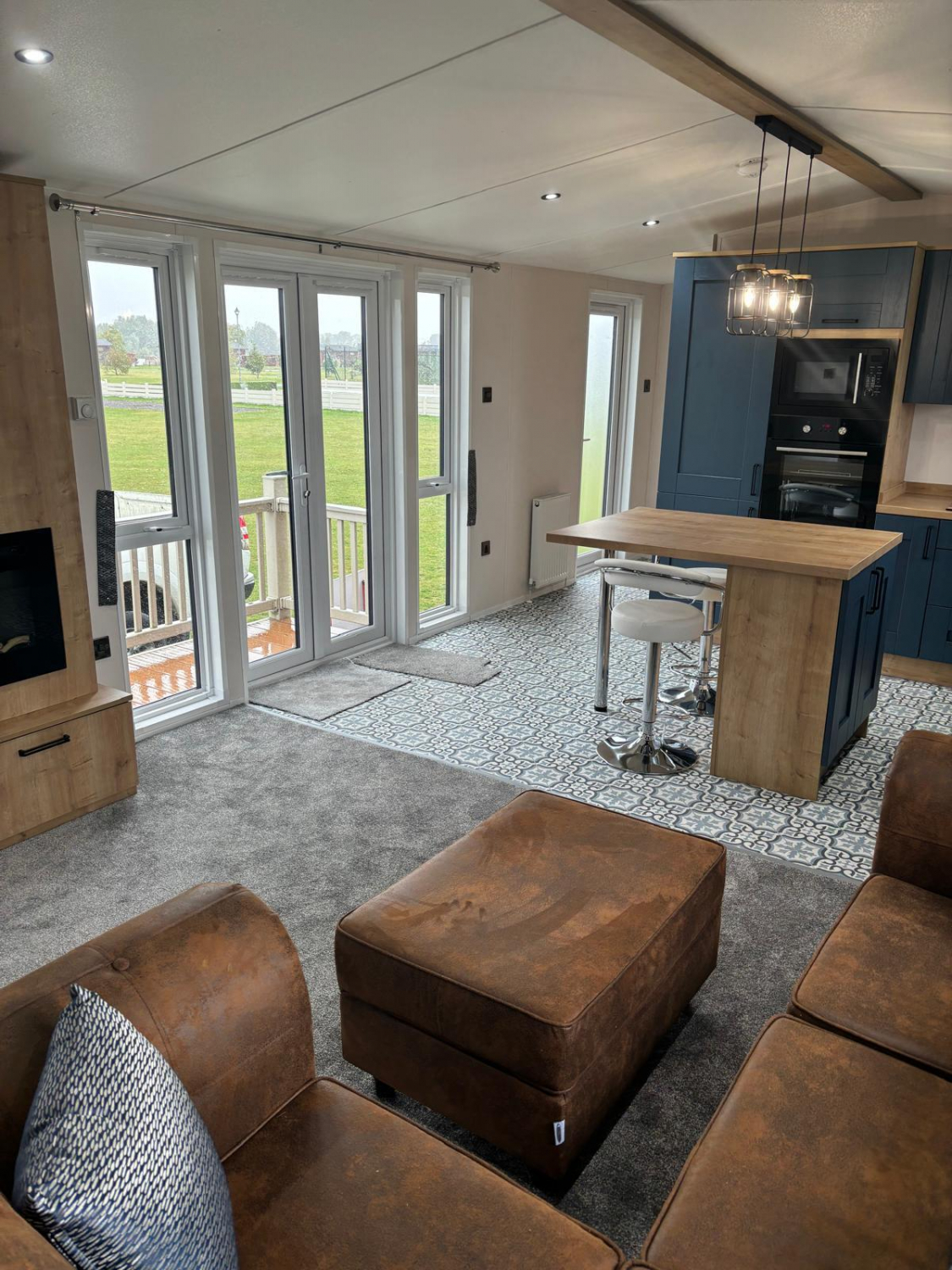 Brand New Love Lodge Beachside - £100,000 - Woodward Lakes and Lodges