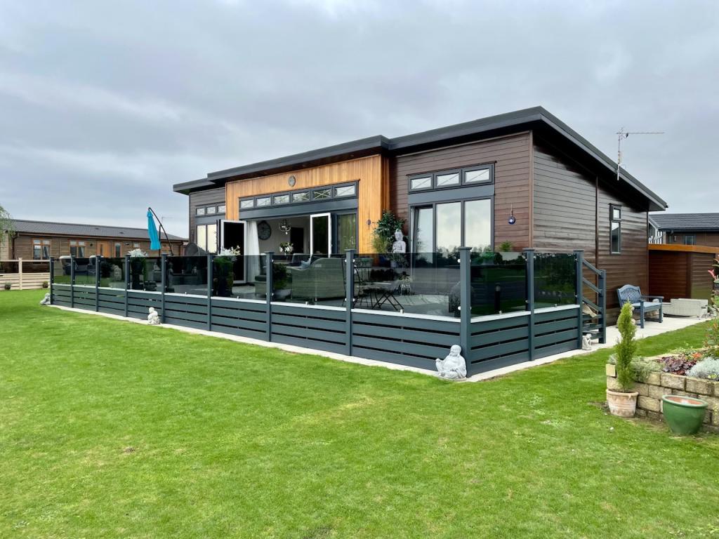 Pre-Owned Prestige Hampton Lodge - £SOLD - Woodward Lakes and Lodges